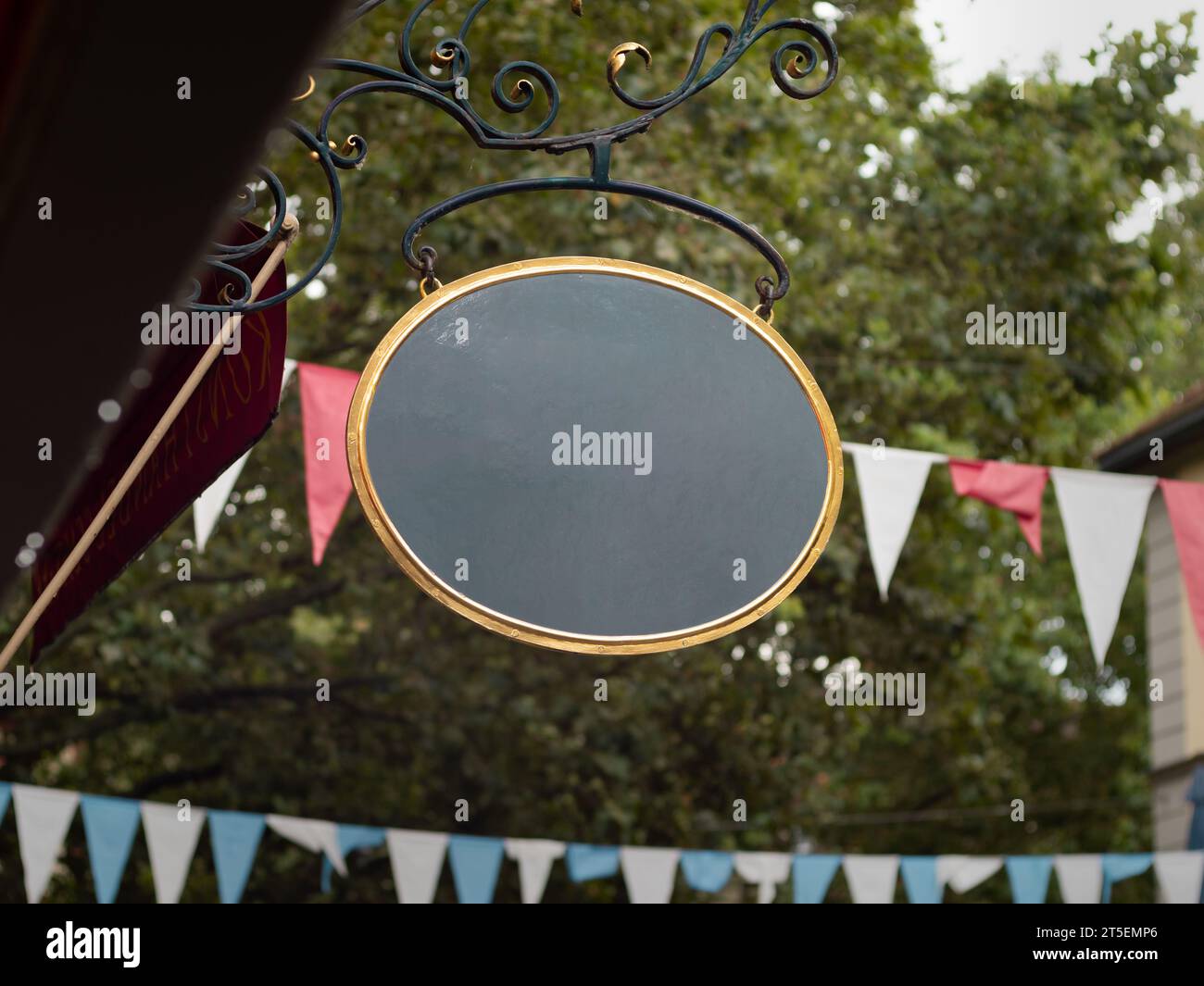 Pub ellipse hi-res stock photography and images - Alamy