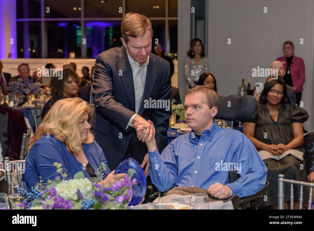 IMAGE DISTRIBUTED FOR MUHAMMAD ALI HUMANITARIAN AWARDS - Governor Andy ...