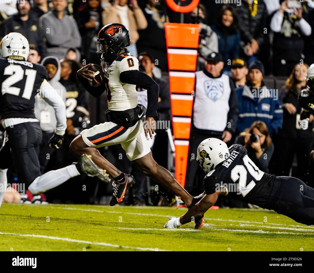 Boulder, CO, USA. 04th Nov, 2023. Oregon State Beavers quarterback ...