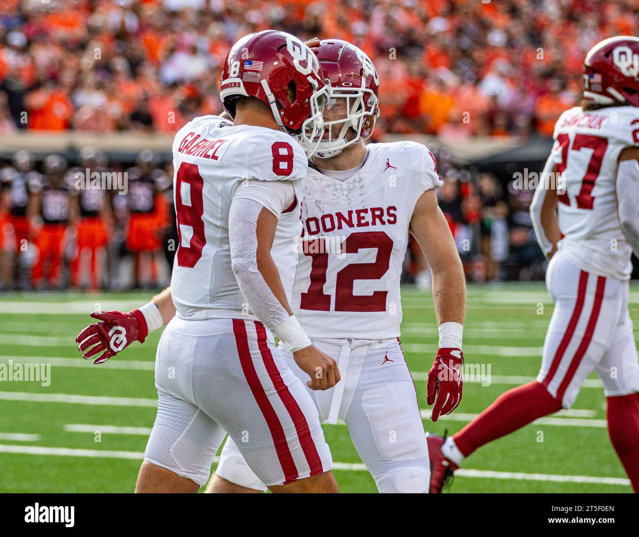 Dillon gabriel drake stoops hi-res stock photography and images - Alamy