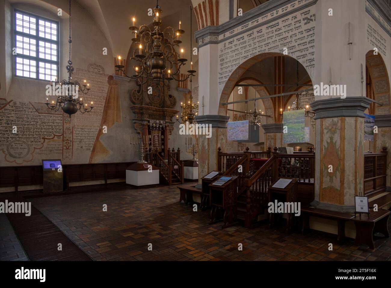 Synagogue restoration hi-res stock photography and images - Alamy
