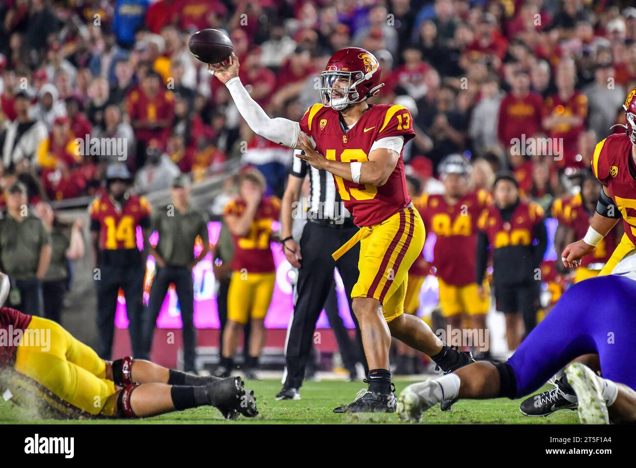 Los Angeles, CA. 4th Nov, 2023. USC Trojans quarterback Caleb Williams ...