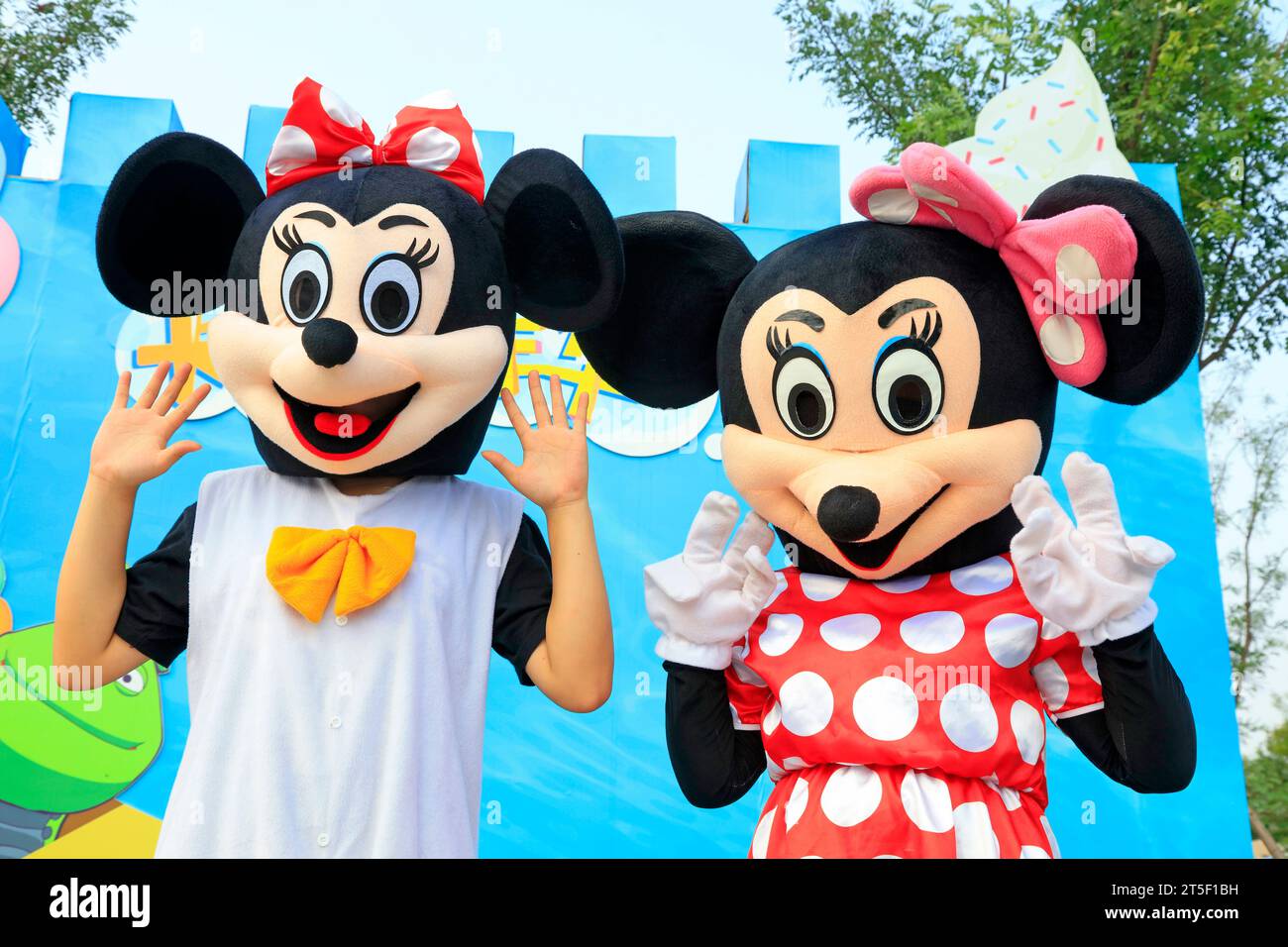 Cartoon character Mickey Mouse Stock Photo - Alamy