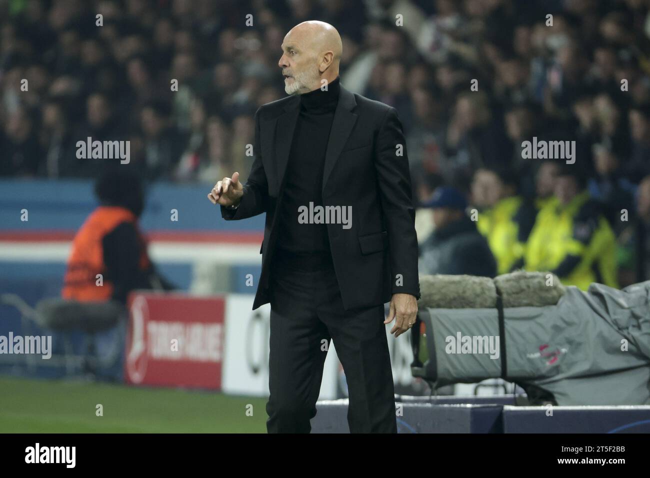Coach of AC Milan Stefano Paoli during the UEFA Champions League, Group ...