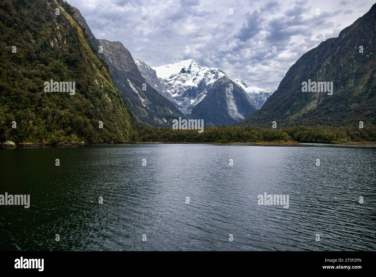 Harrison cove new zealand hi-res stock photography and images - Alamy
