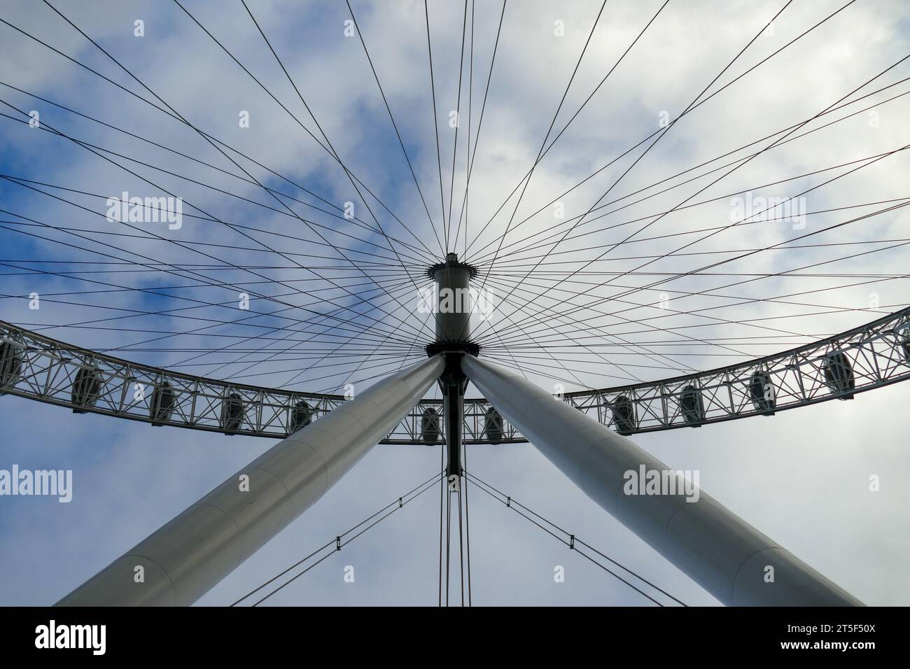 London, United Kingdom - January 11 2016: London Eye observation wheel ...