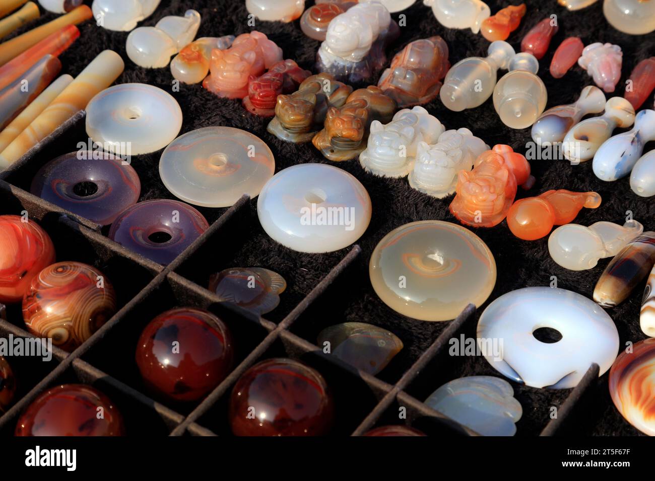 Chinese jade arts and crafts Stock Photo - Alamy