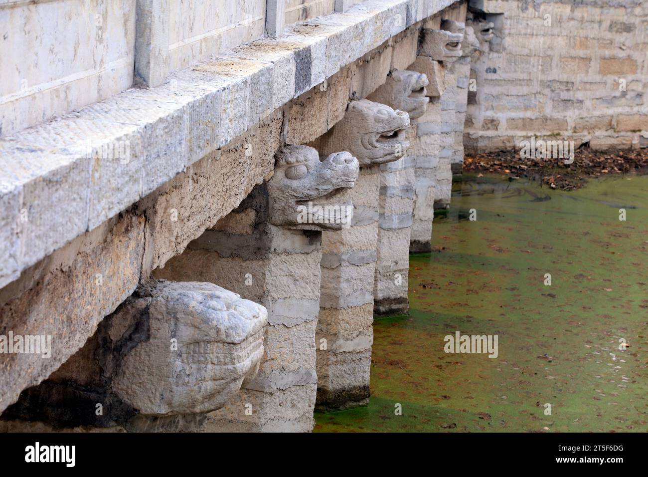 Ancient Chinese stone bridge pier Stock Photo - Alamy
