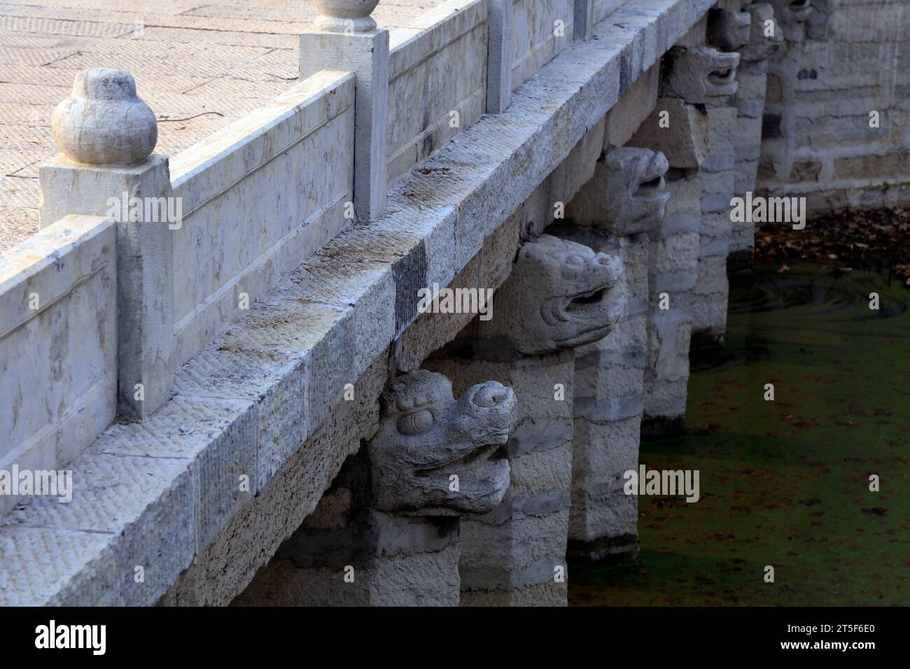 Ancient Chinese stone bridge pier Stock Photo - Alamy