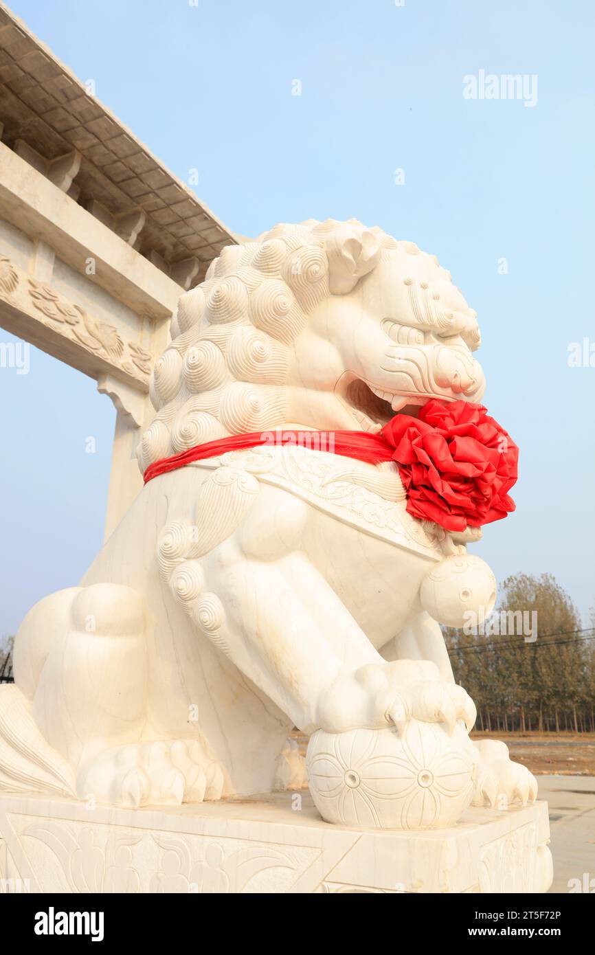 Stone lions in ancient China Stock Photo - Alamy