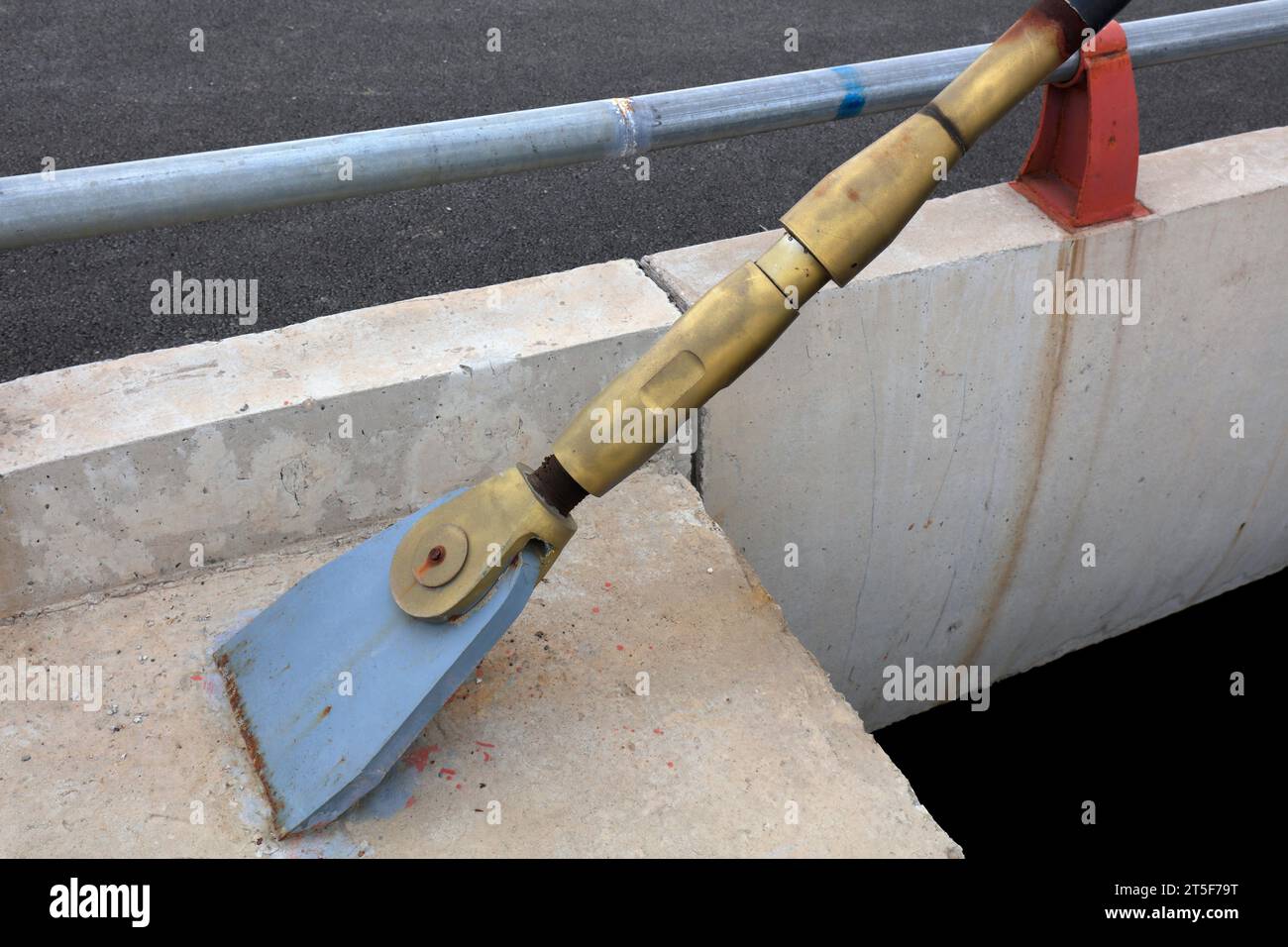 Concrete fastener hi-res stock photography and images - Alamy