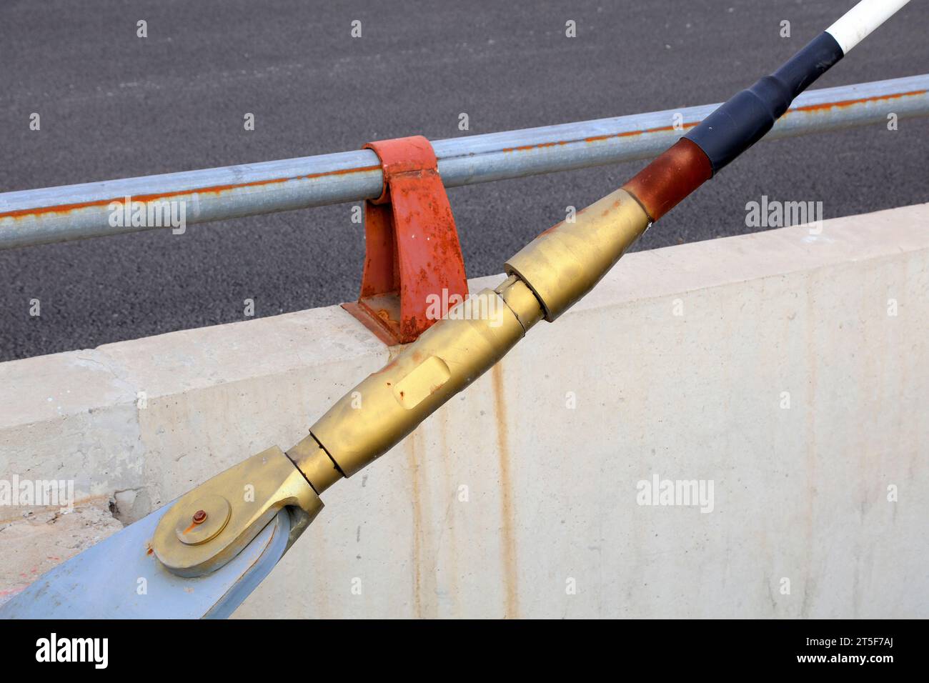 Pull cable bridge hi-res stock photography and images - Alamy