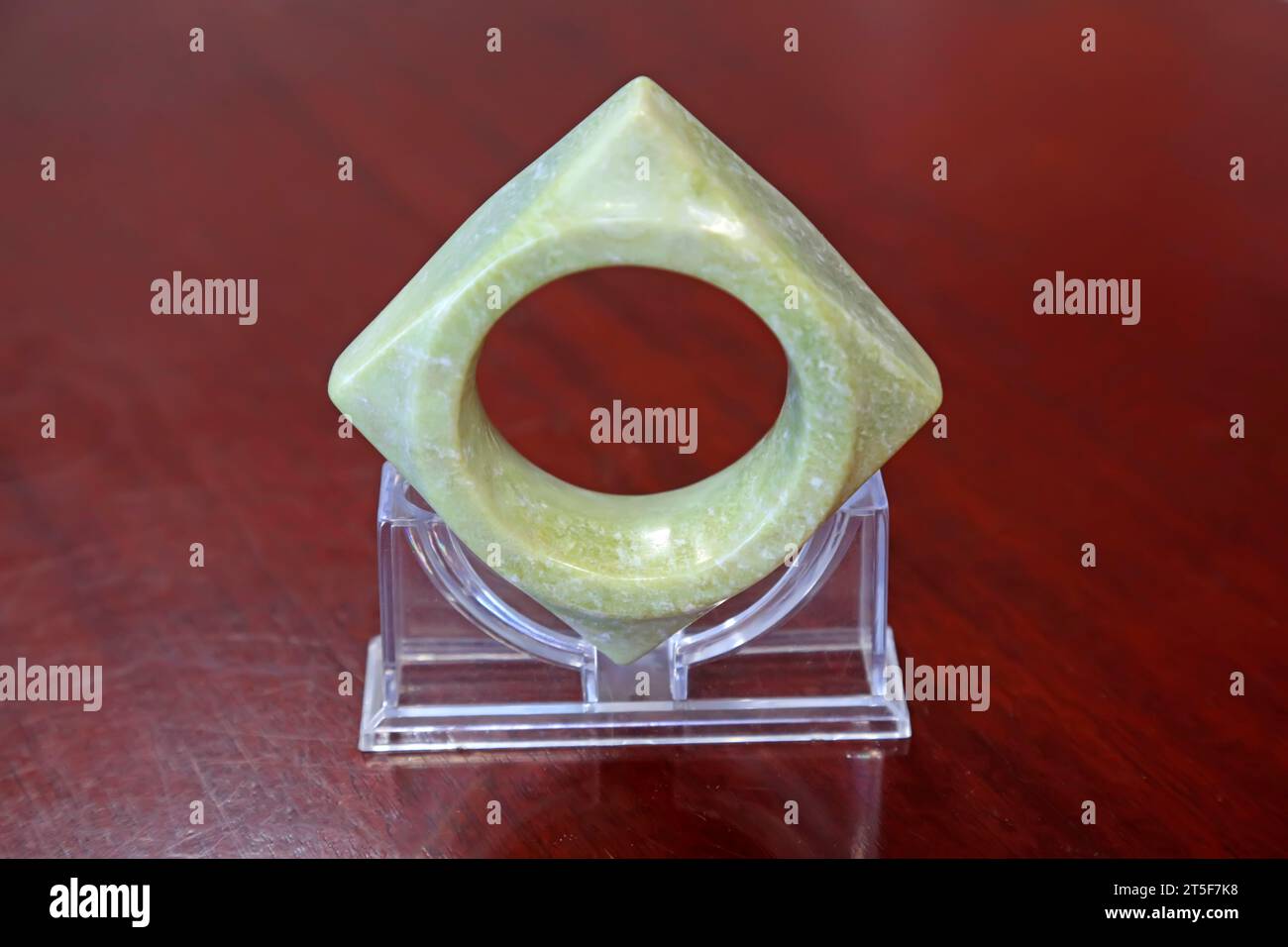 Chinese jade arts and crafts Stock Photo - Alamy