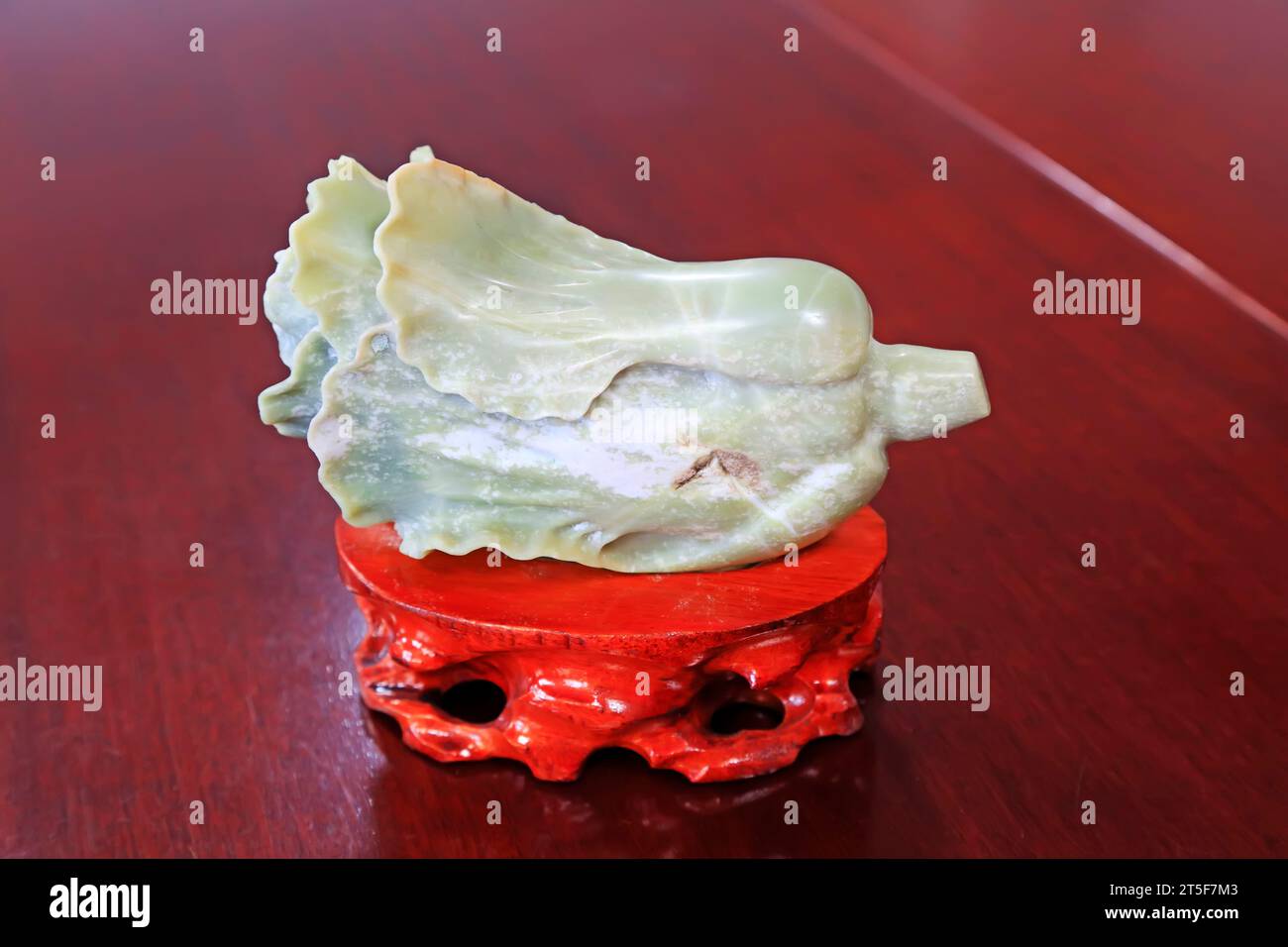 Chinese jade arts and crafts Stock Photo - Alamy