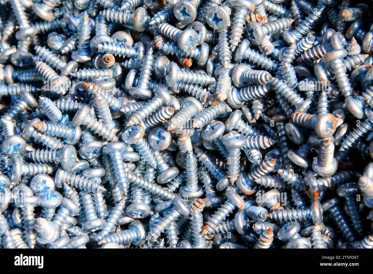 Piles of screws hi-res stock photography and images - Alamy