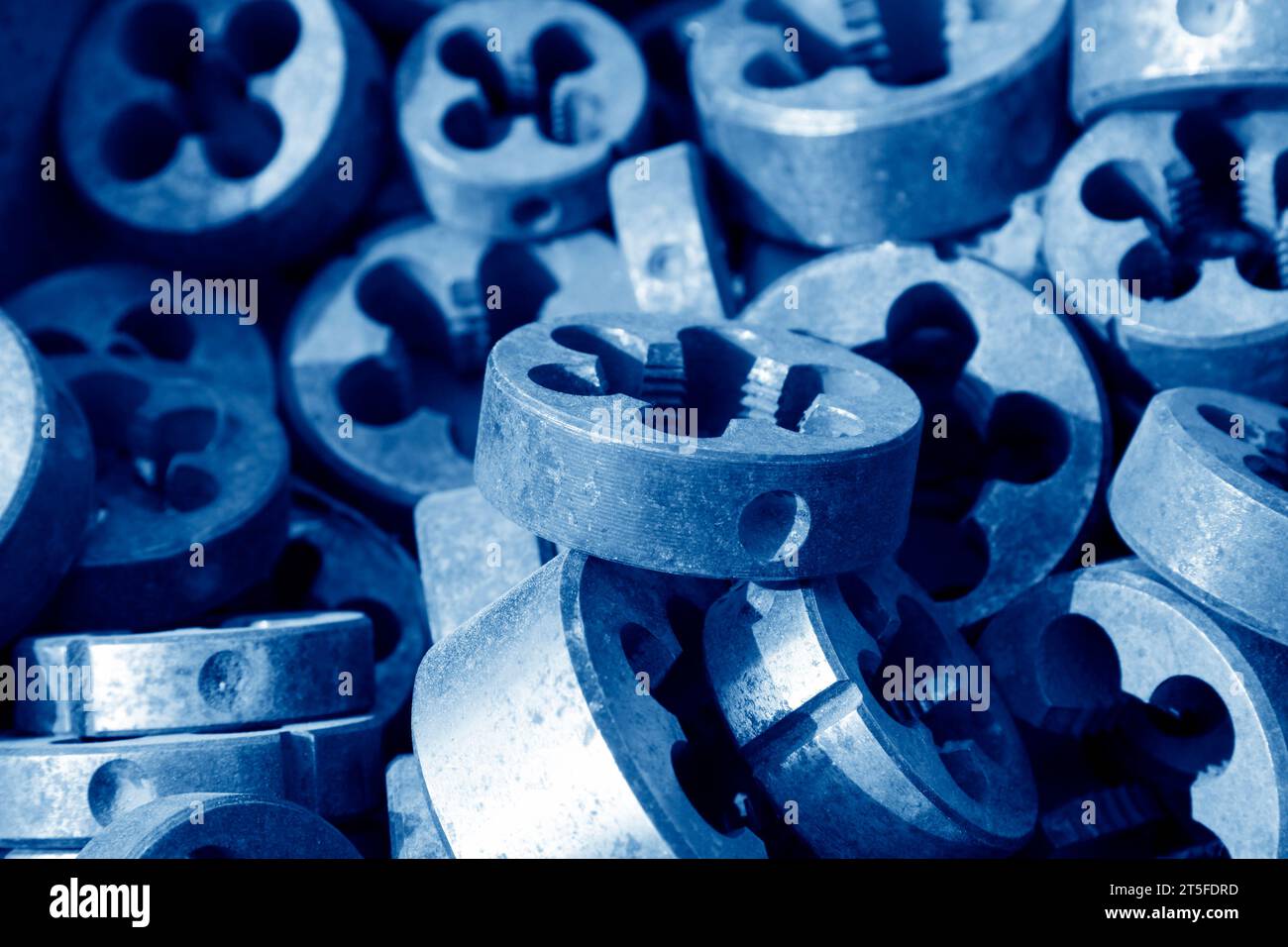 Screw die hi-res stock photography and images - Alamy