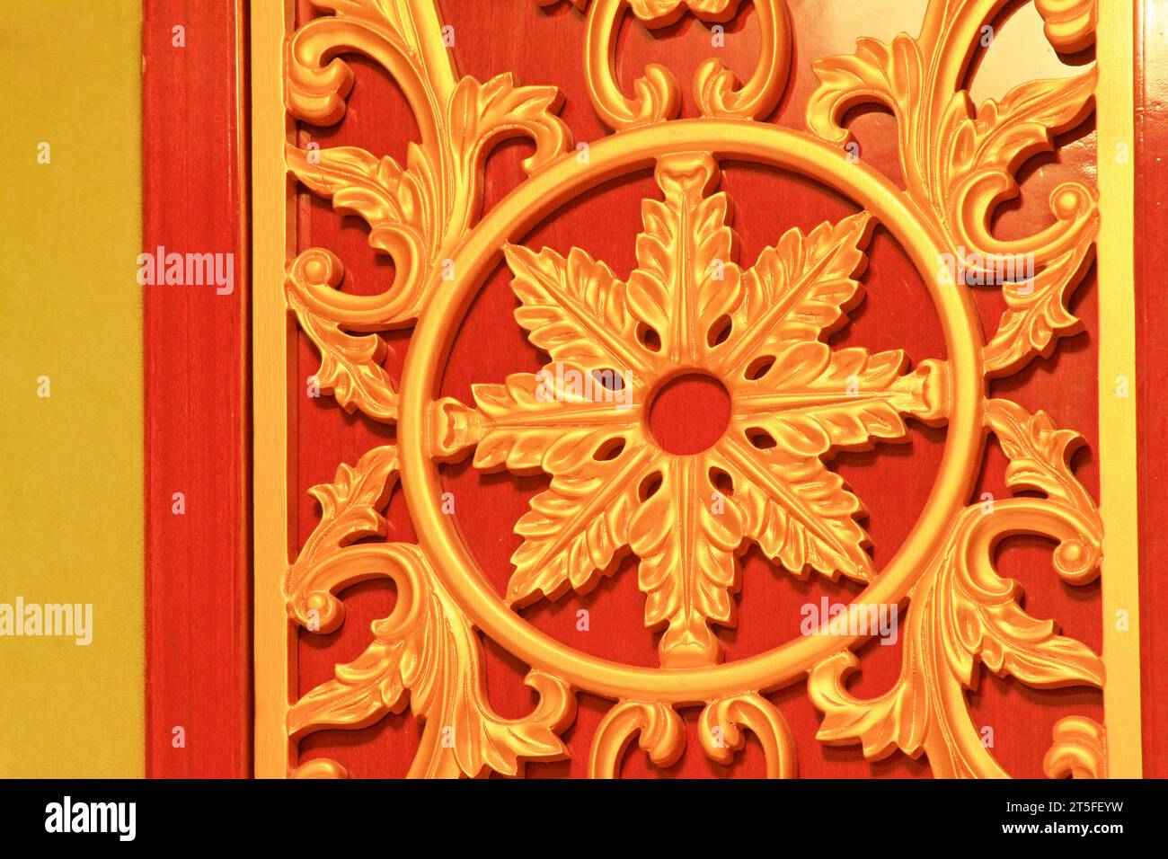 Chinese traditional style decoration pattern in a room Stock Photo - Alamy
