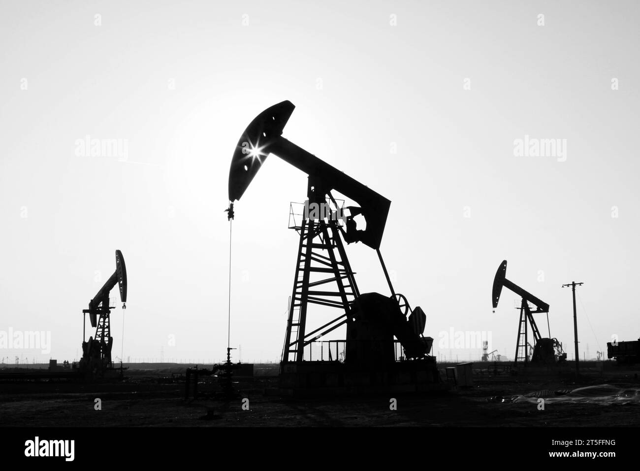 Beam pumping Black and White Stock Photos & Images - Alamy