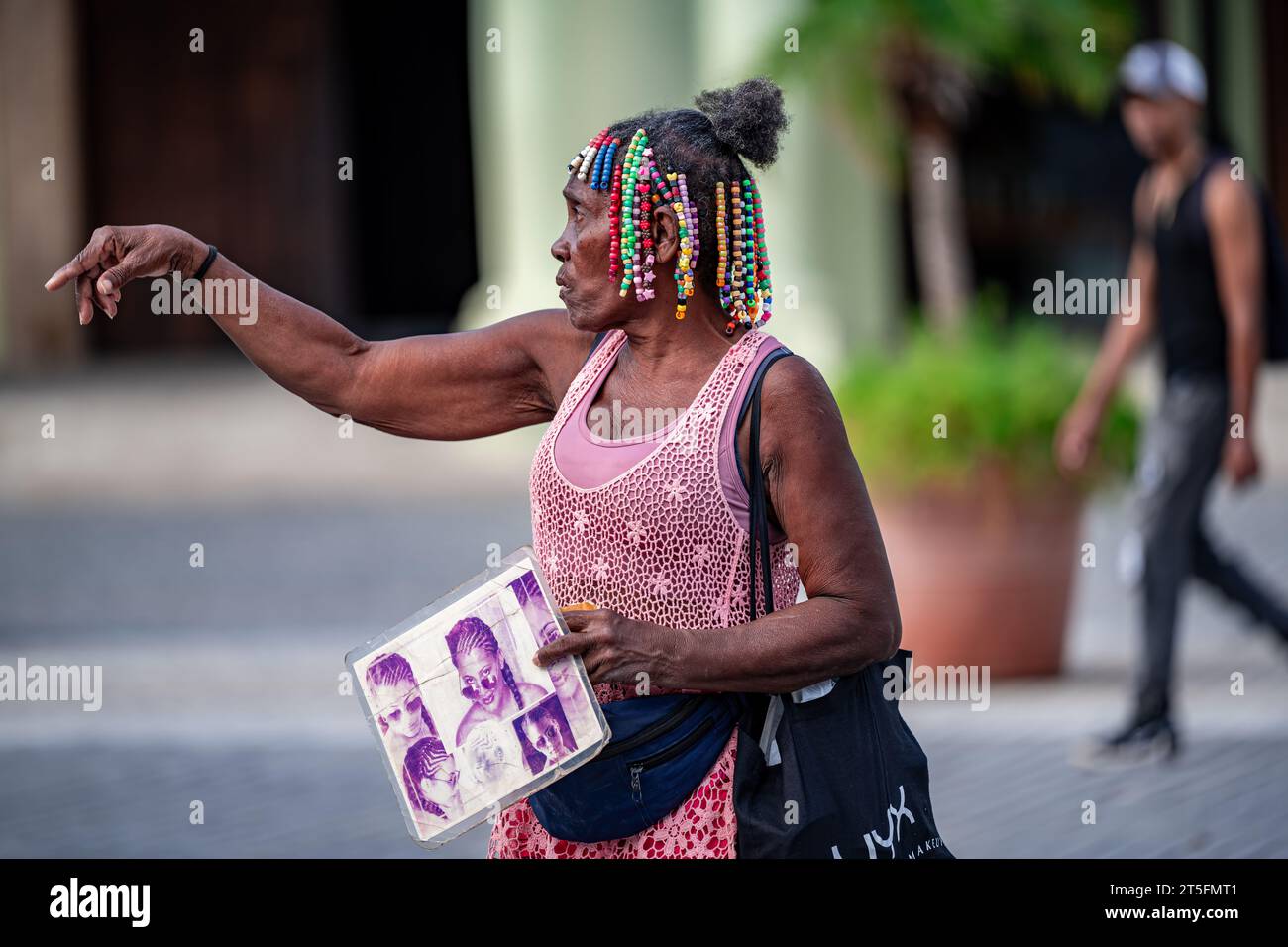 Pretty woman in havana cuba hi-res stock photography and images - Alamy