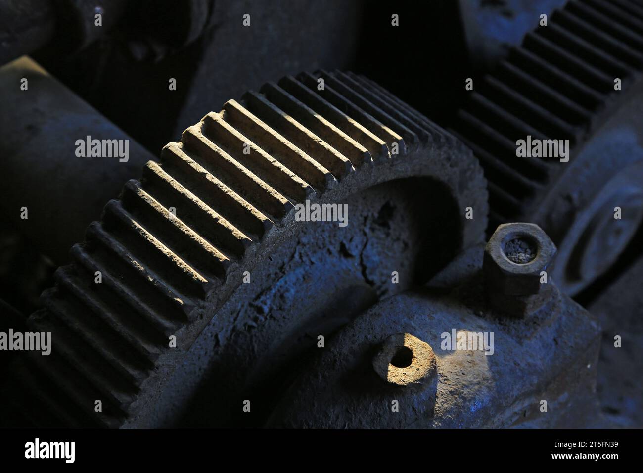 abandoned machinery and gear in a factory Stock Photo - Alamy
