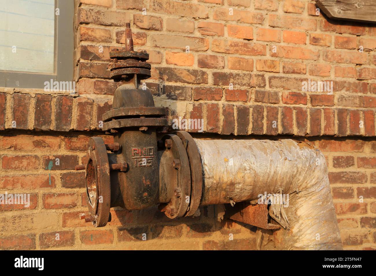 Damaged oil pipeline hi-res stock photography and images - Alamy
