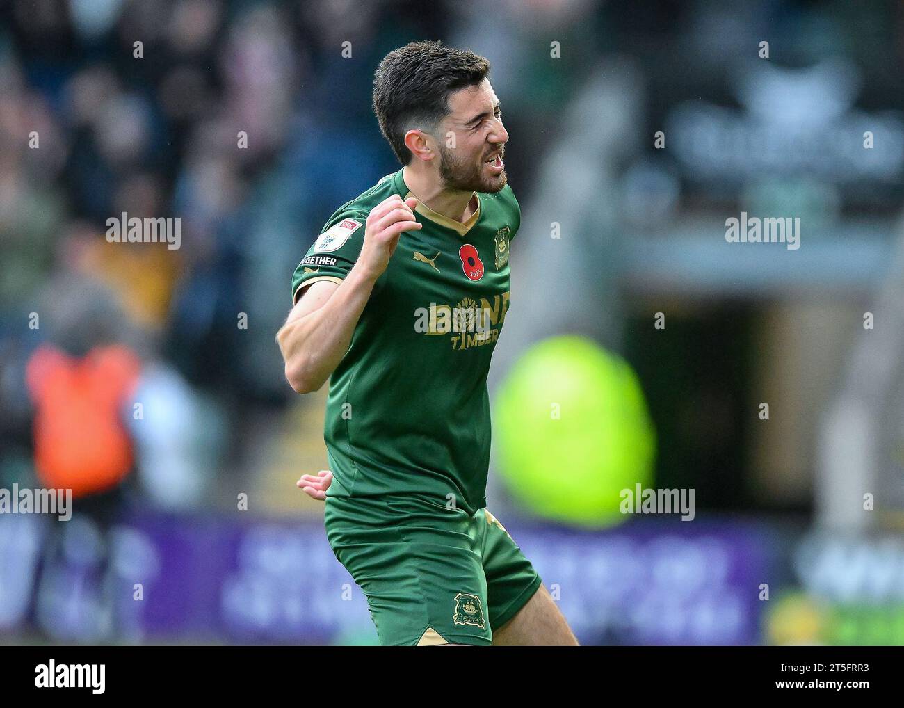 Finn Azaz #18 of Plymouth Argyle scores to make it 2-1 during the Sky ...