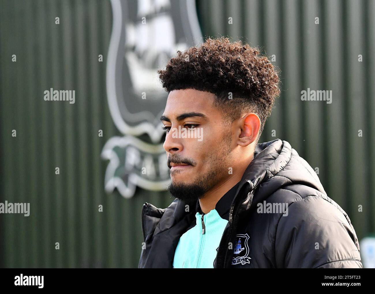 Kaine Kesler Hayden #29 of Plymouth Argyle arrives during the Sky Bet Championship match ...