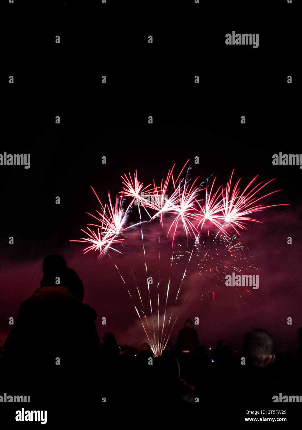 Bicester Round Table 2023 fireworks display at Pingle Field, Bicester ...