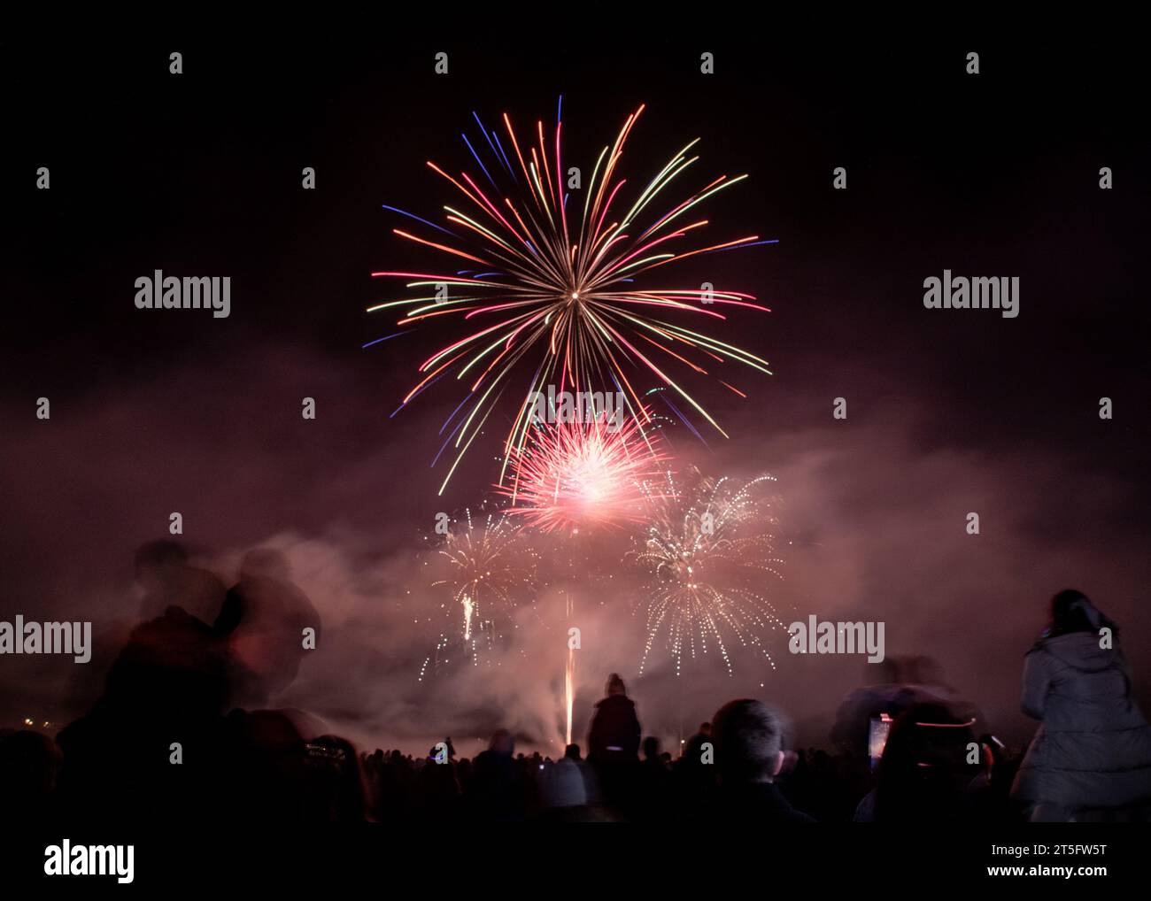 Bicester Round Table 2023 fireworks display at Pingle Field, Bicester ...