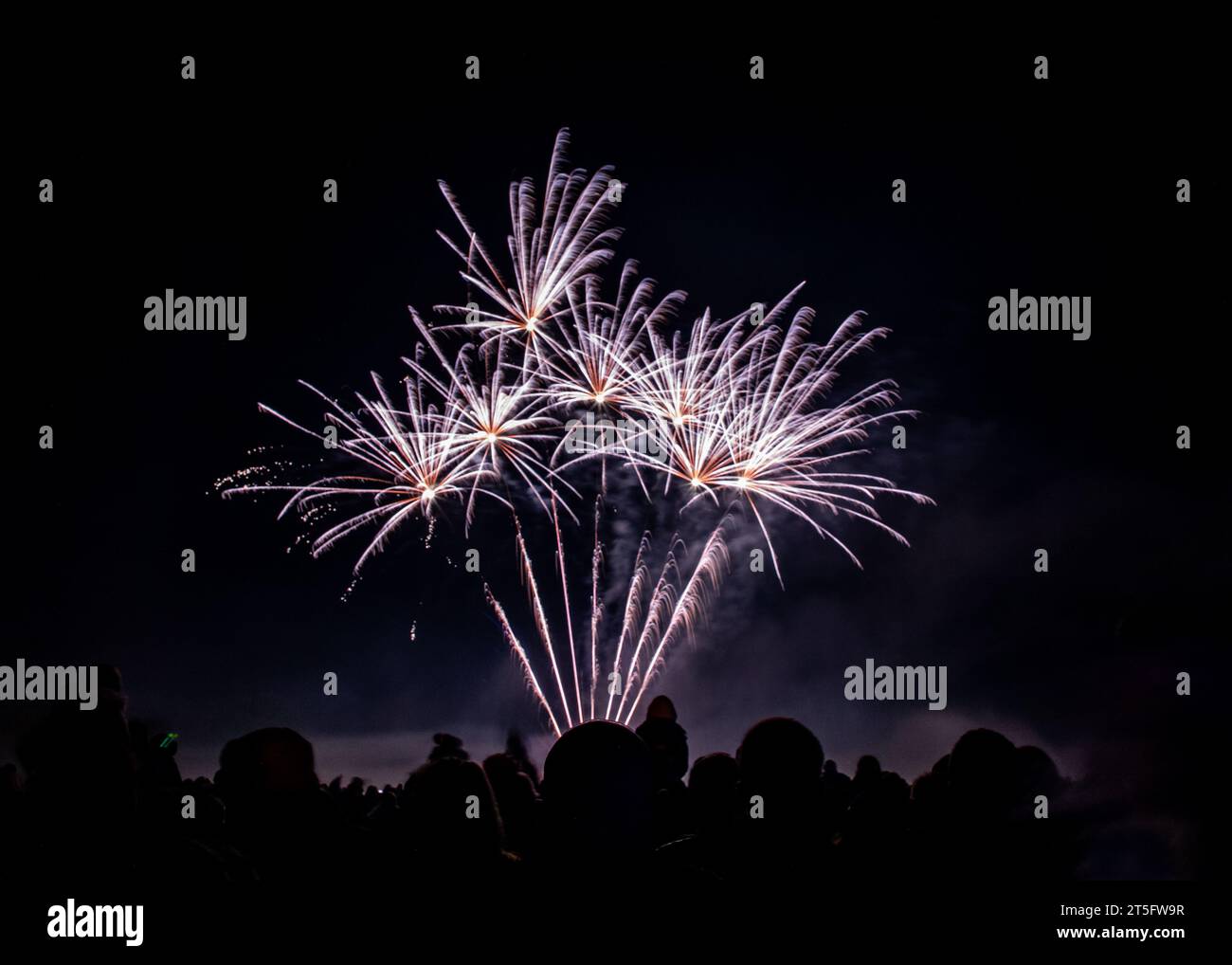 Bicester Round Table 2023 fireworks display at Pingle Field, Bicester ...