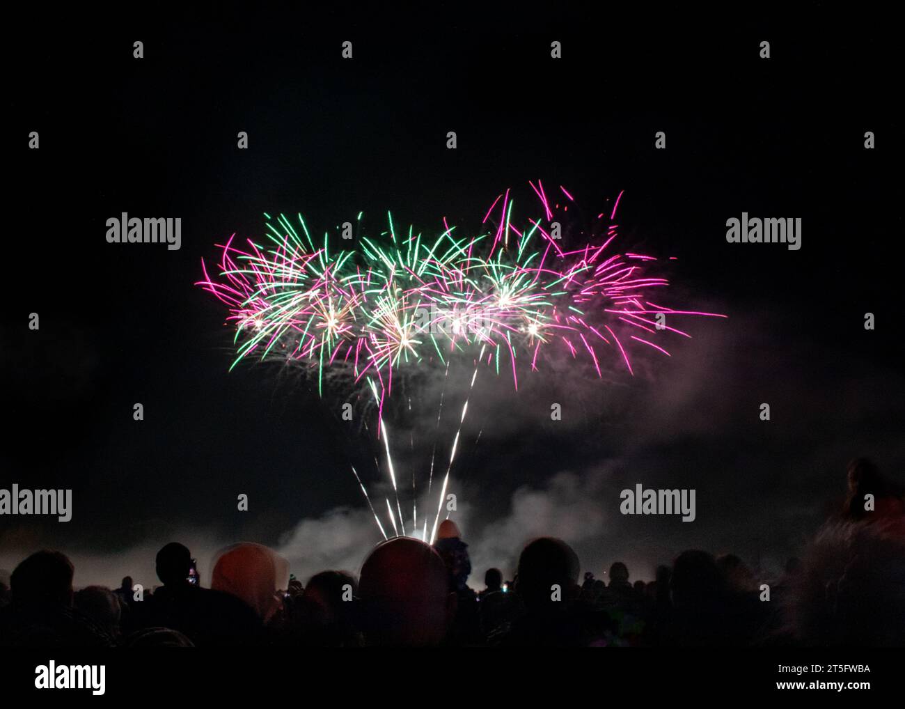 Bicester Round Table 2023 fireworks display at Pingle Field, Bicester ...
