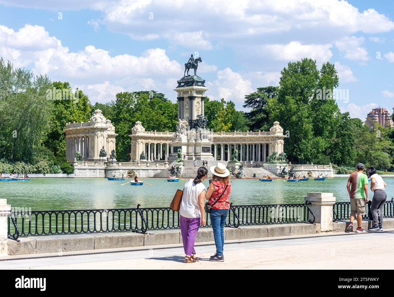 Monument to King Alfonso XII on Great Pond of El Retiro, Parque del Buen Retiro (Buen Retiro ...
