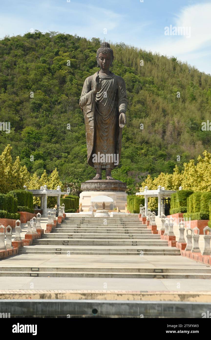 Thipsukontharam temple houses the Buddha Maha Metta Prachathai ...