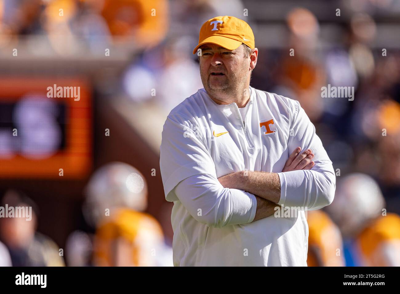 Tennessee head coach Josh Heupel watches players during warmups before ...