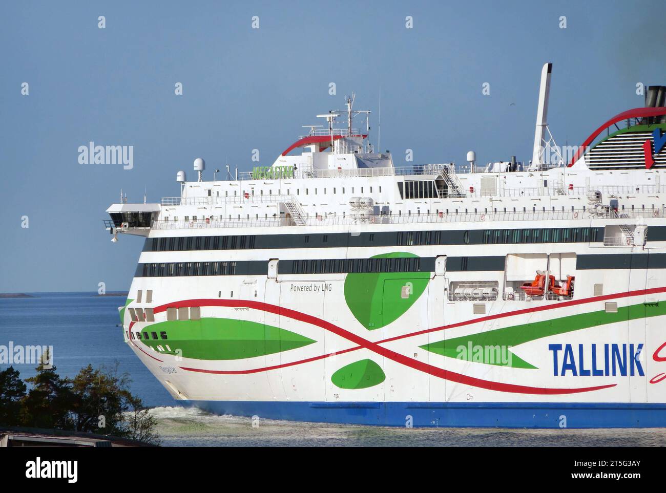 Tallink Shuttle-Megastar Faehre verlaesst den Hafen von Tallinn Tallink ...