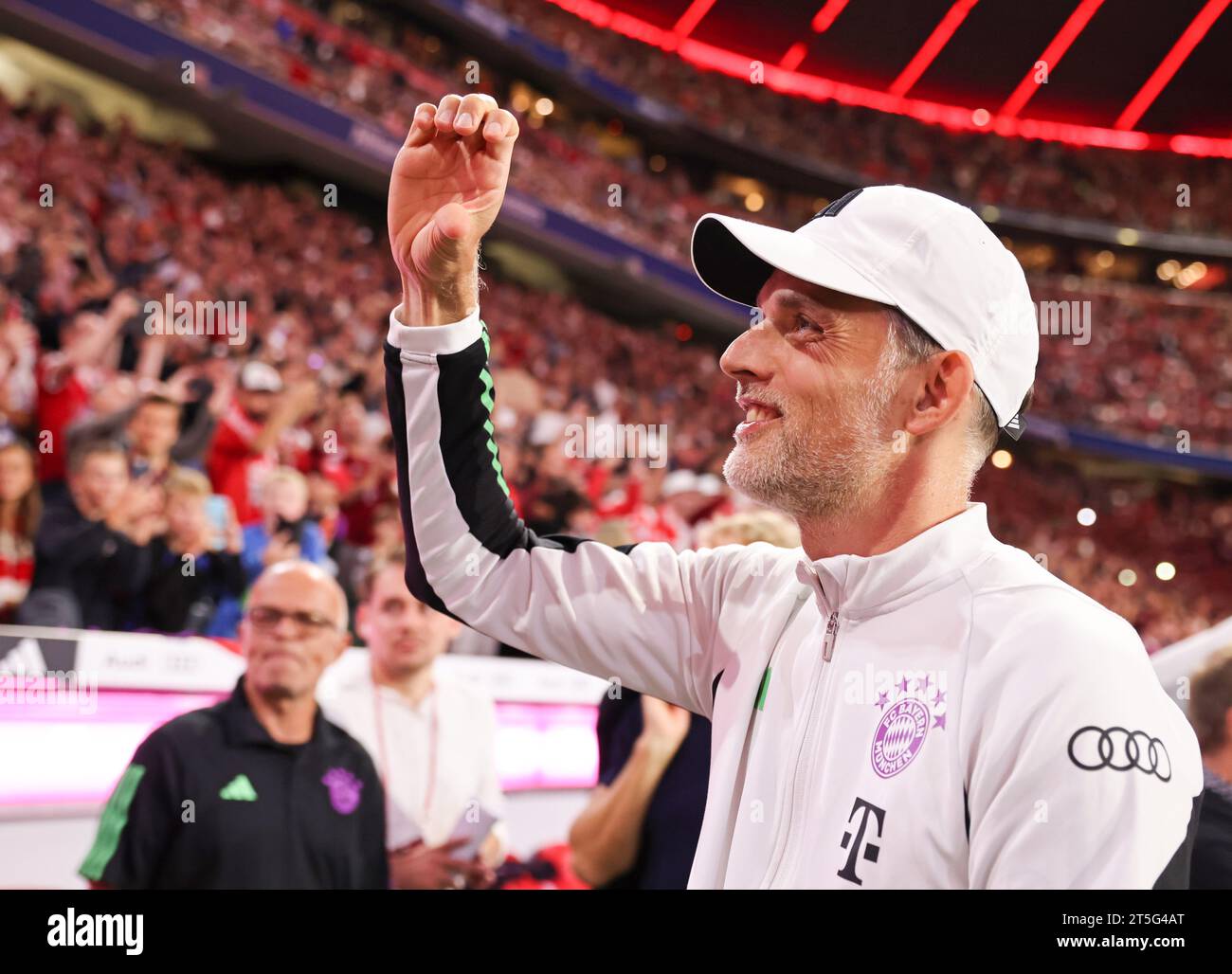 Coach Thomas Tuchel of Bayern Muenchen kŸsschen FC Bayern MŸnchen ...