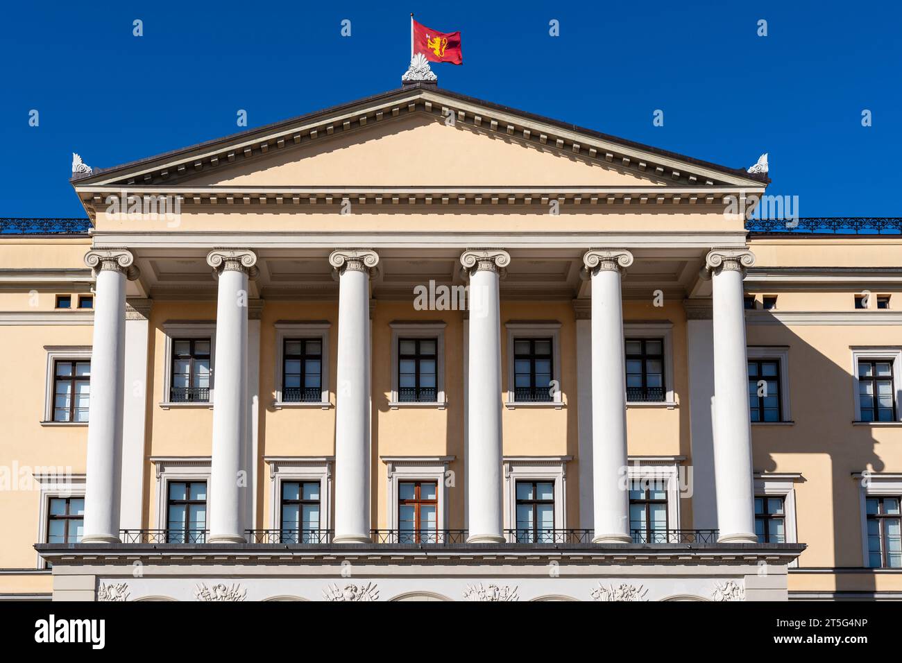 Royal Palace in Oslo, Norway, facade (norw.: Slottet, Det kongelige ...