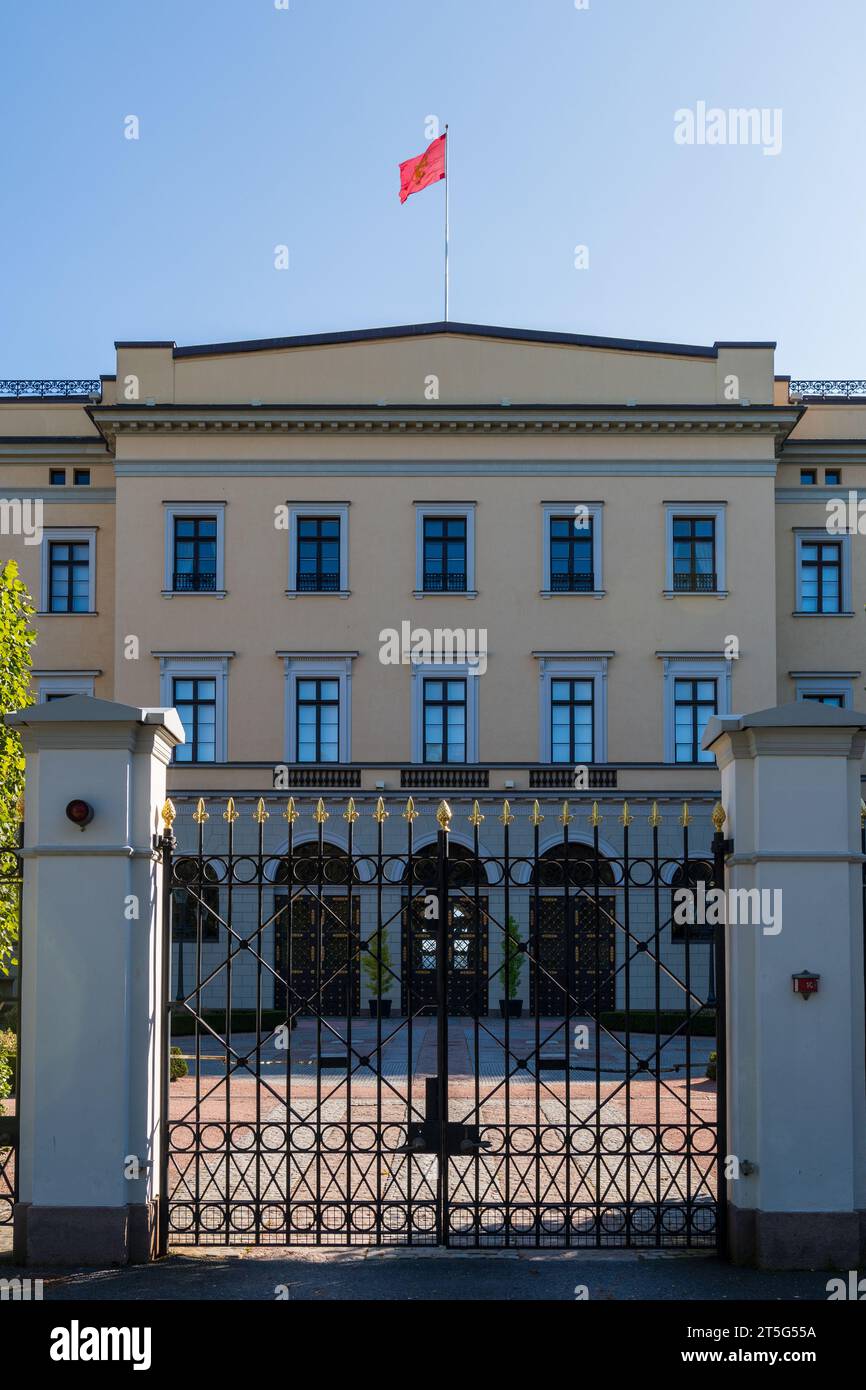 Royal Palace in Oslo, Norway (norw.: Slottet, Det kongelige slott ...