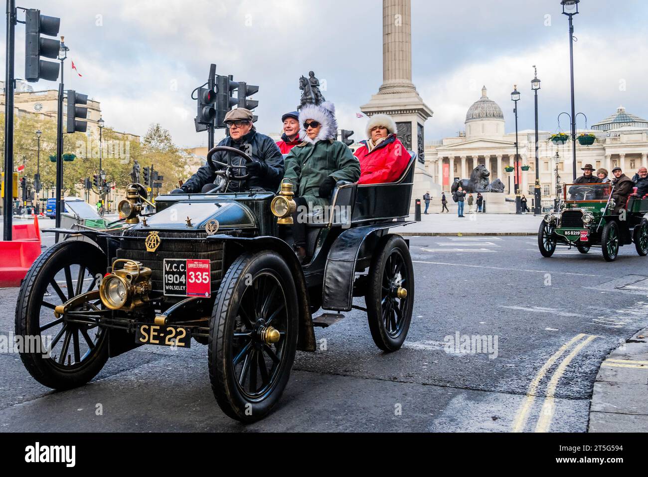 London, UK. 5th Nov, 2023. A 1904 Wolseley - Passing through Trafalgar ...