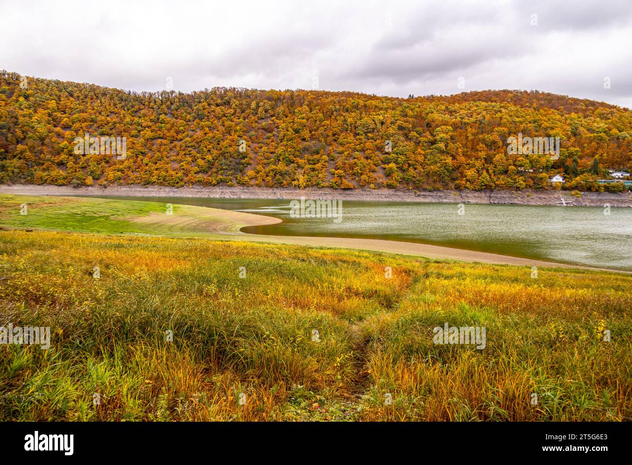 Autumn hike along the Eder dam to the sunken city of Lake Eder Atlantis ...