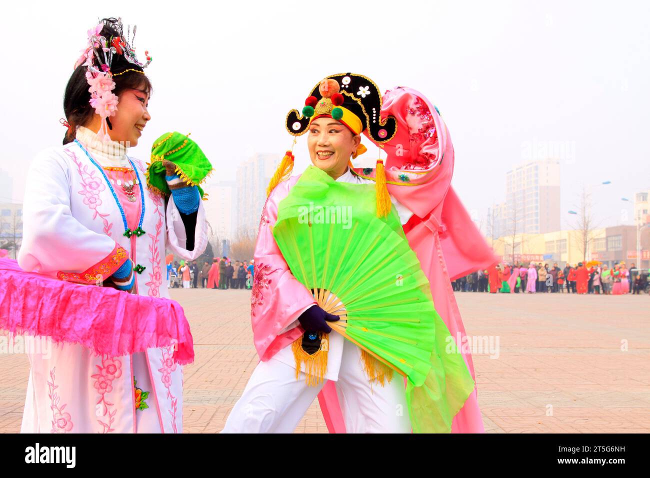 LUANNAN COUNTY - FEBRUARY 15: Performer wearing colorful clothes ...