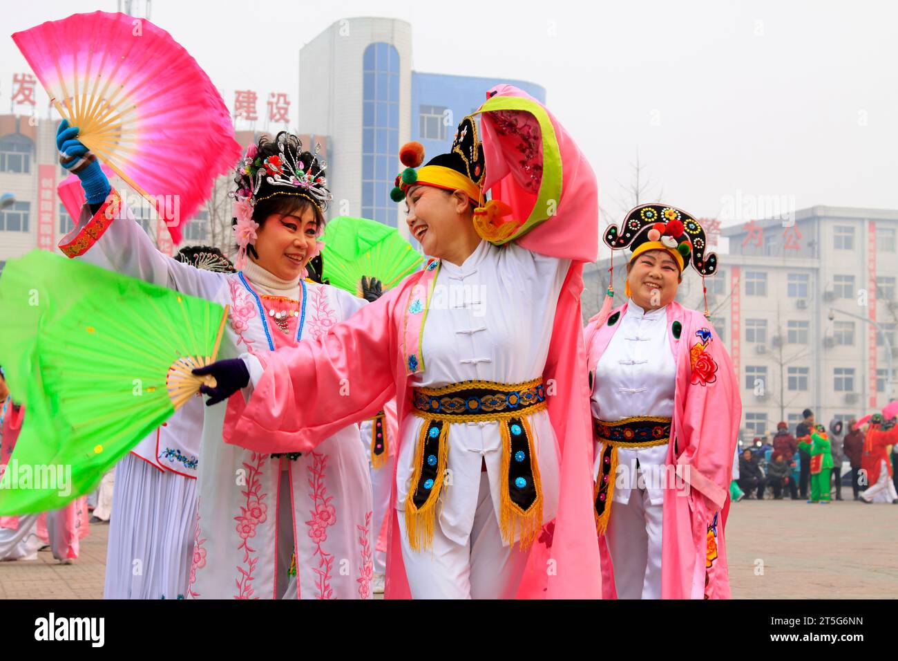 LUANNAN COUNTY - FEBRUARY 15: Performer wearing colorful clothes ...