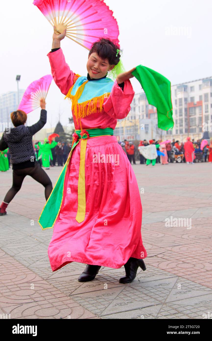 LUANNAN COUNTY - FEBRUARY 15: Performer wearing colorful clothes ...