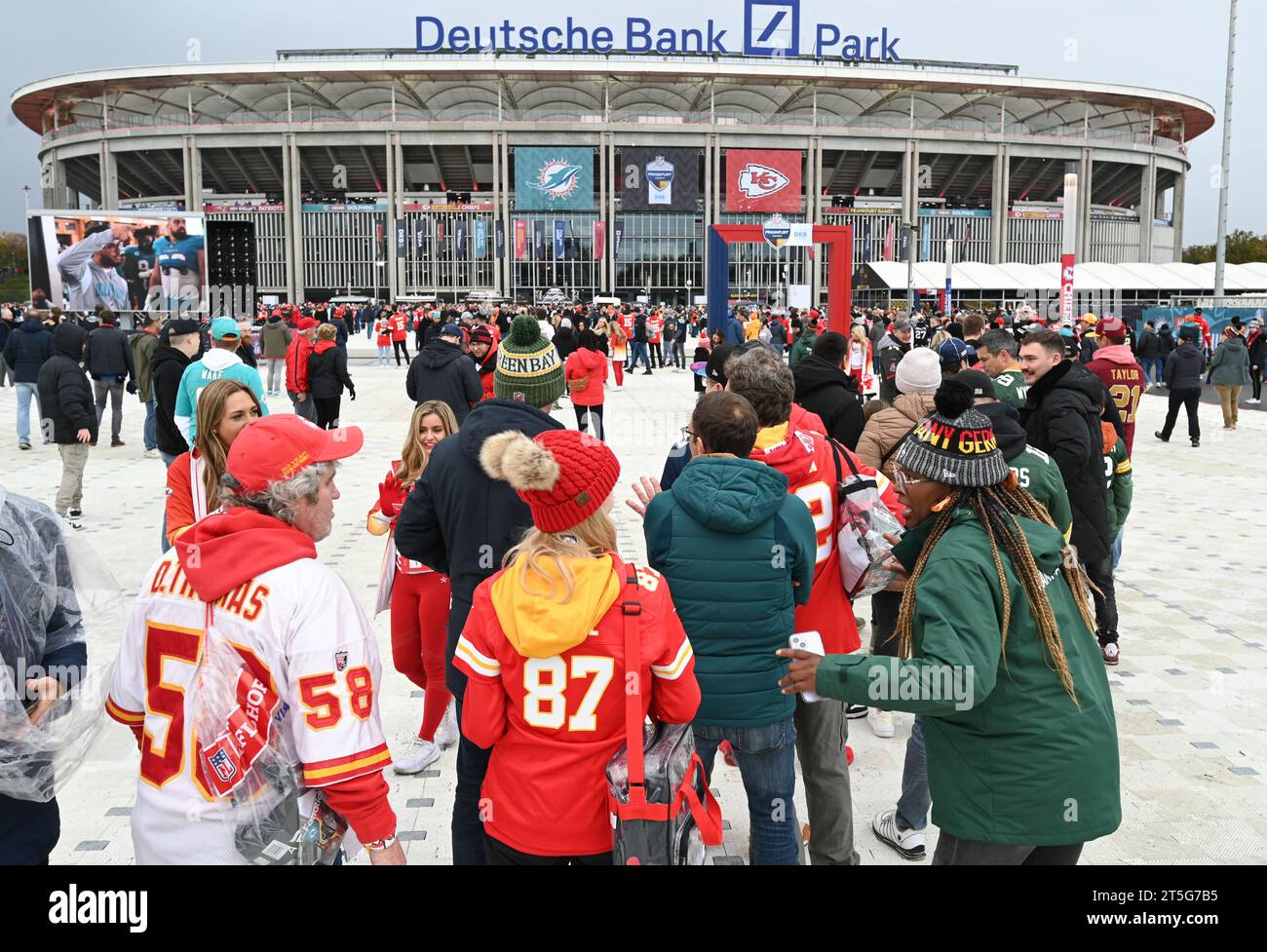 Kansas city chiefs fans hi-res stock photography and images - Alamy