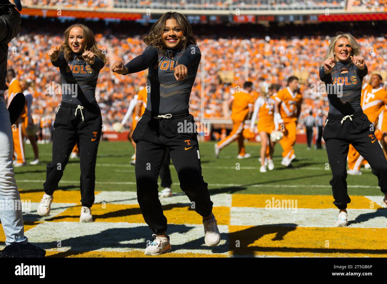 November 4, 2023: Tennessee Volunteers spirit squad performs during the ...