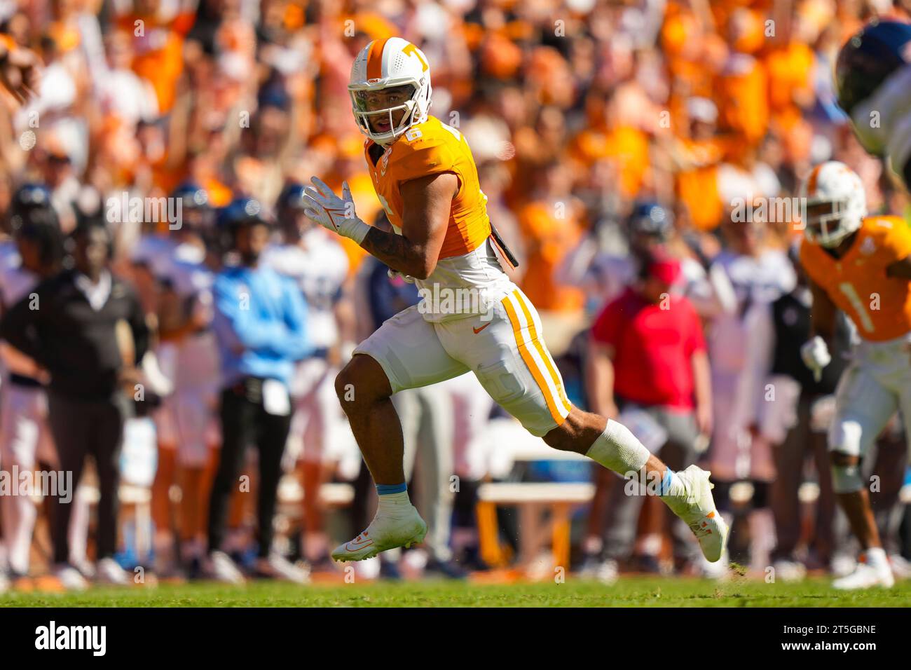 November 4, 2023: Aaron Beasley #6 of the Tennessee Volunteers with a ...