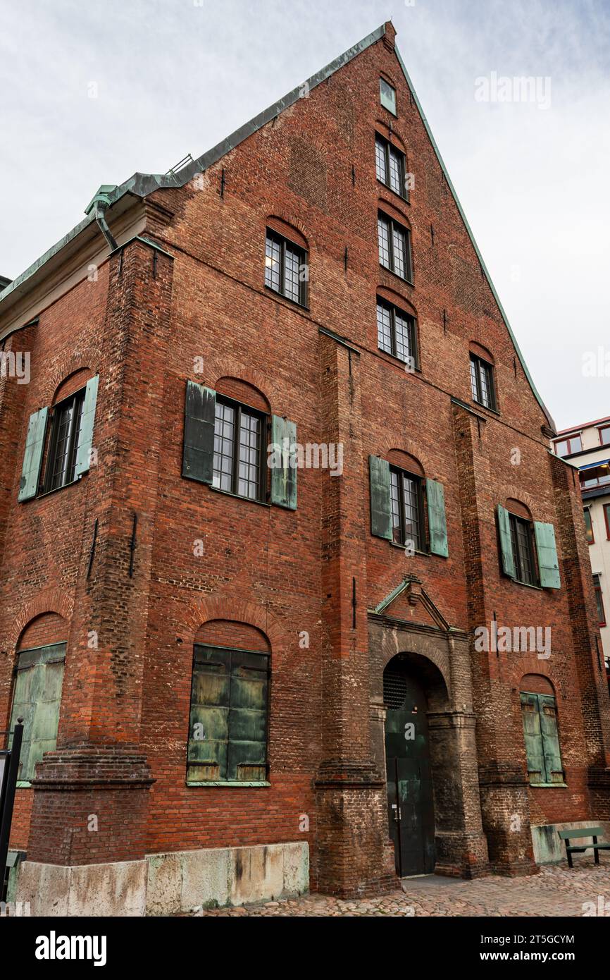 Old granary building granary square hi-res stock photography and images ...