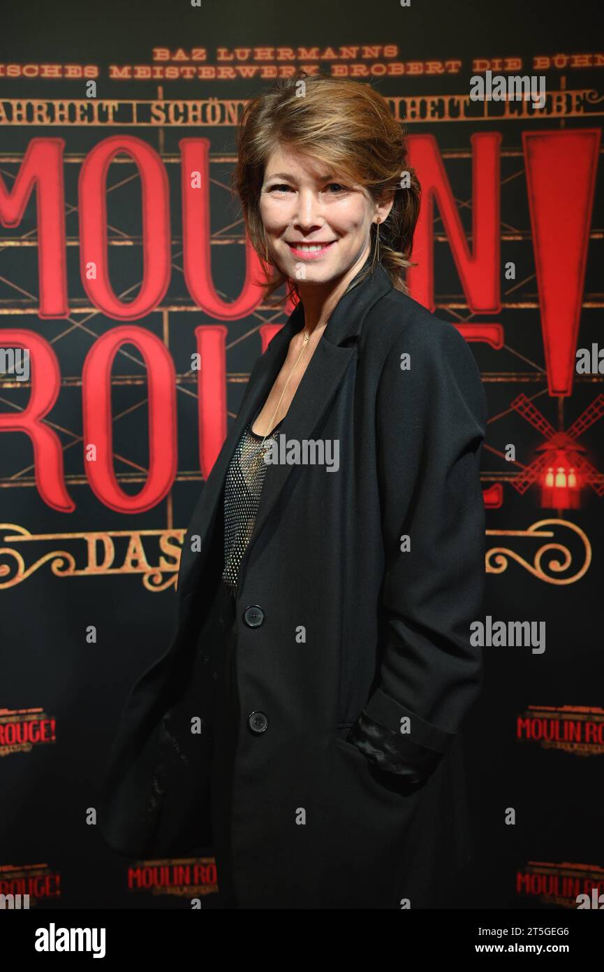 Schauspielerin Sonja Baum kommt zur Jubiläumsshow 1 Jahr Moulin Rouge ...