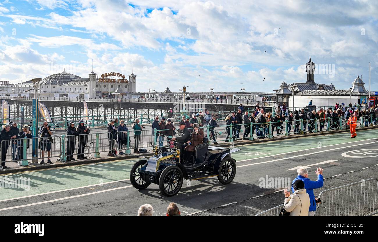 Brighton UK 5th November 2023 - Cars near the finish line in Madeira ...