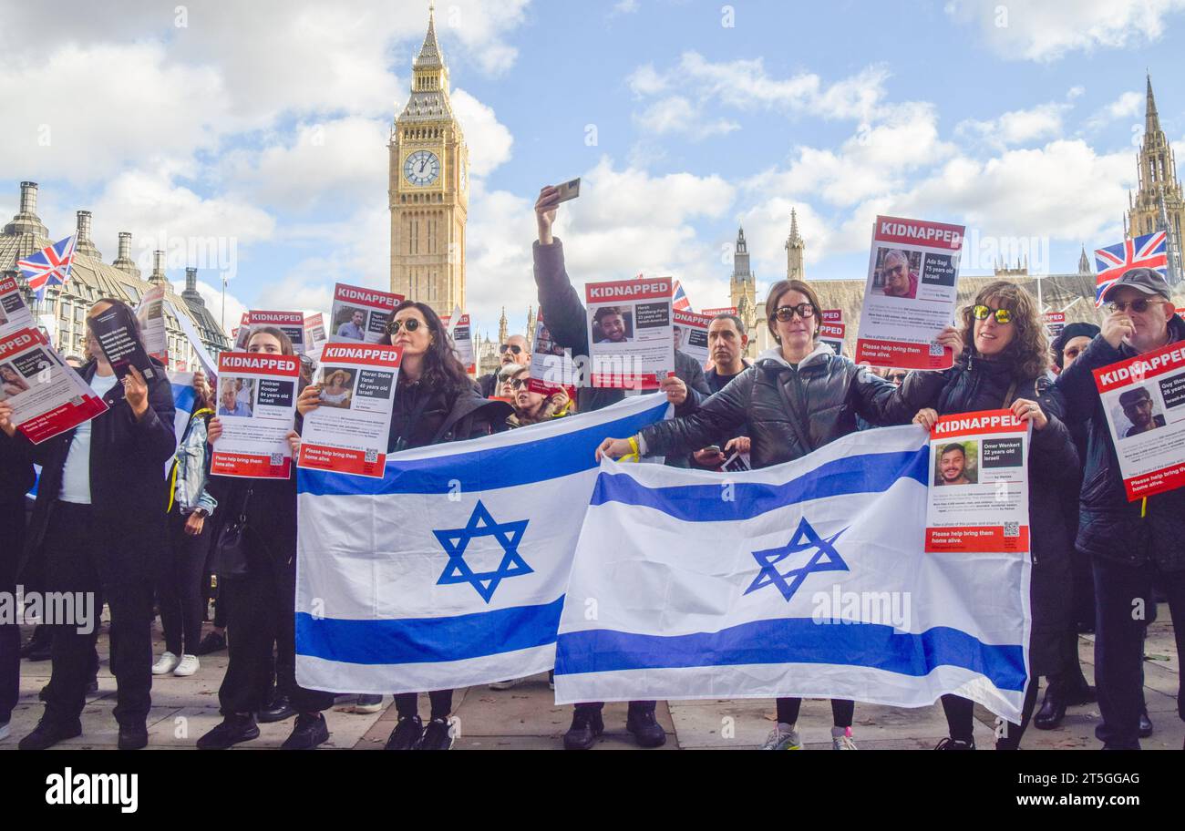 Human chain around parliament hi-res stock photography and images - Alamy